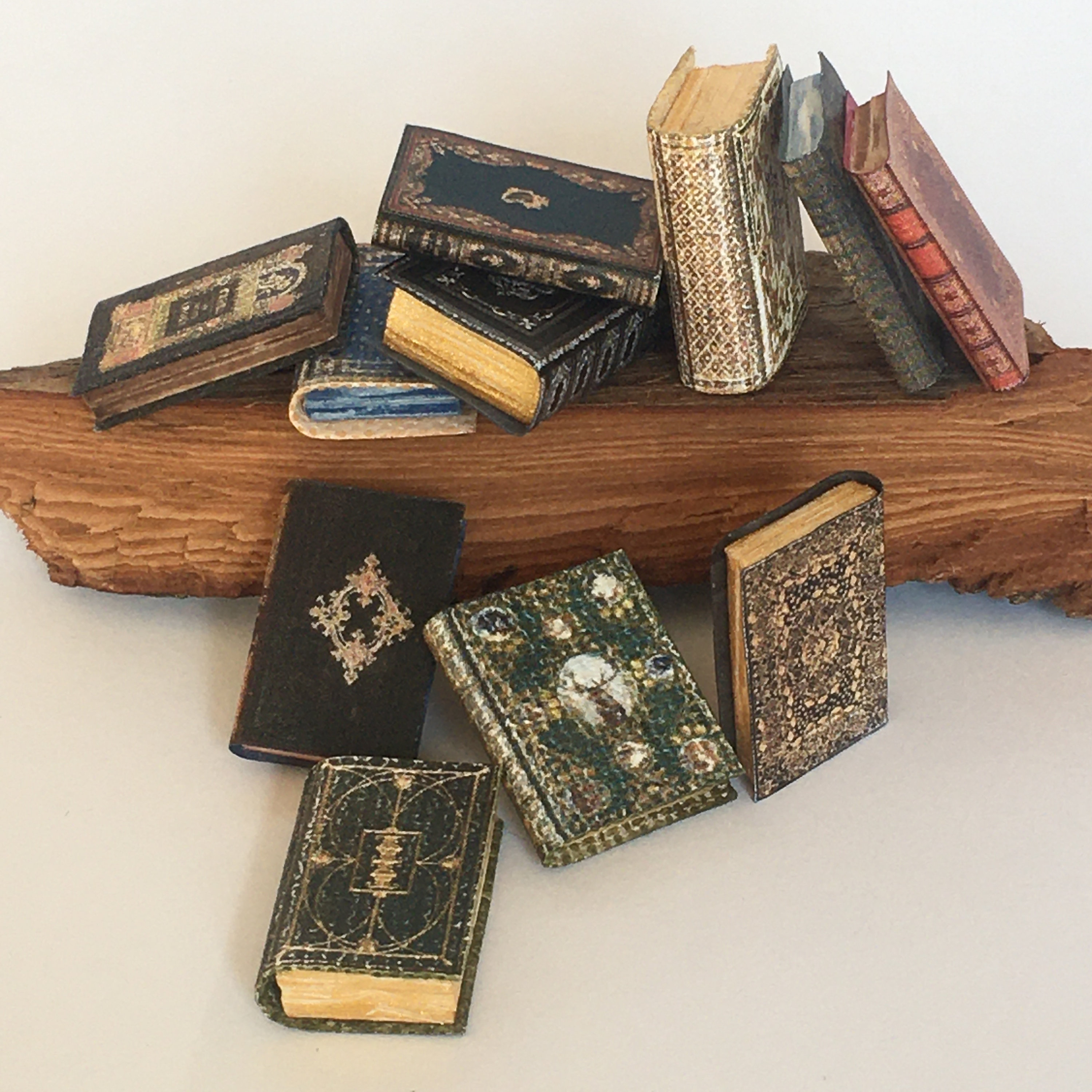 Set of 1:12 scale Miniature Library Book Nook Dollhouse | Etsy