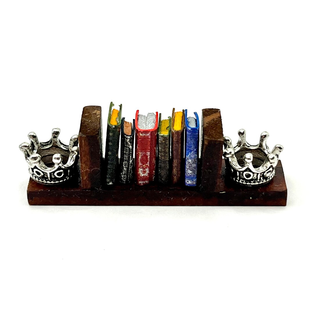 1:24 Scale Silver Crown Miniature Bookshelf With 6 Dollhouse Books ...