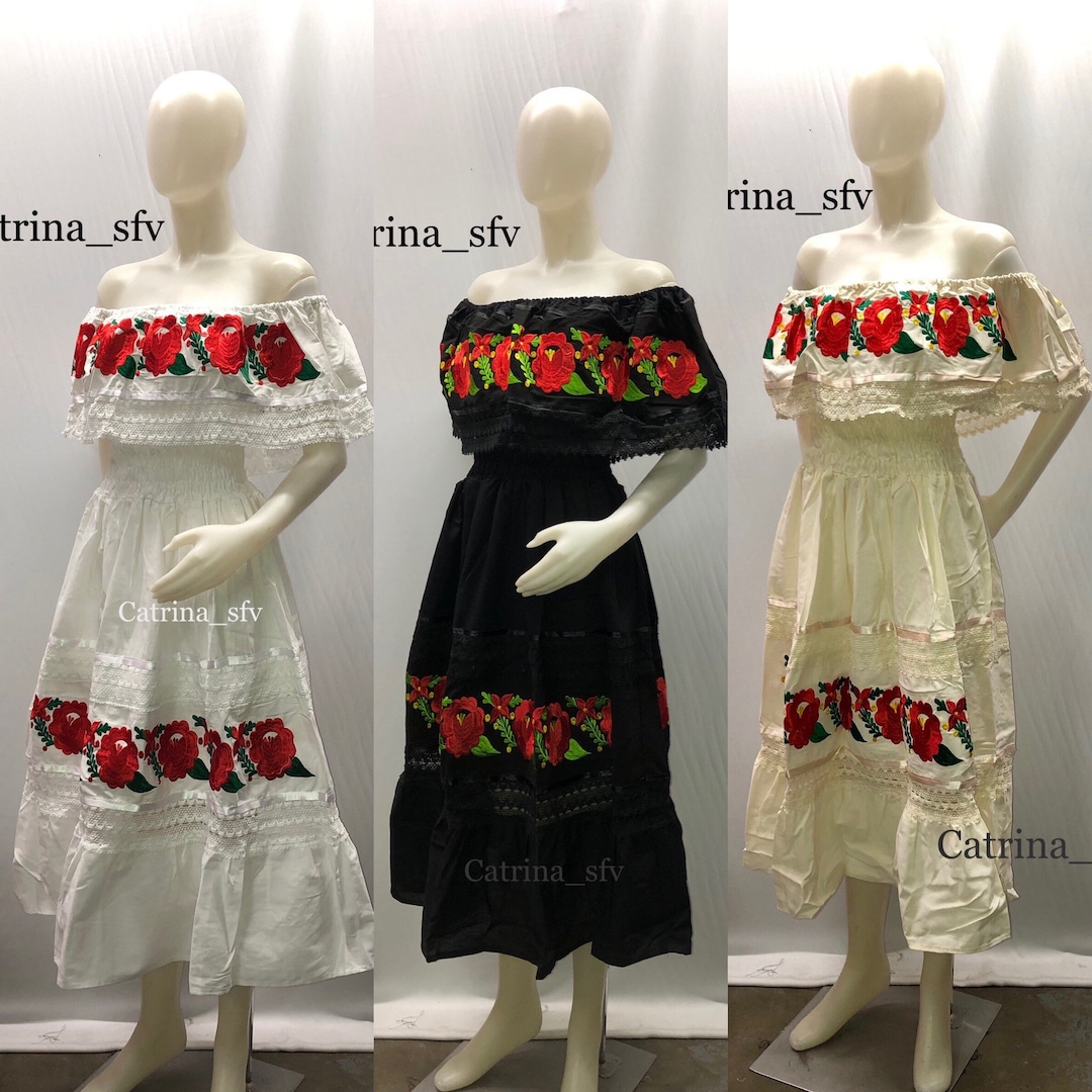 Robe mexicaine brodée, robe paysanne brodée, robe mexicaine décolletée, robe artisanale ...