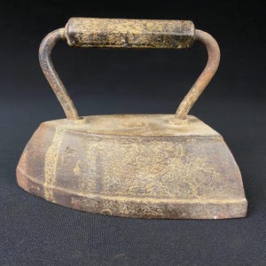 Antique Salvage Cast Iron Sad Iron Clothes Iron, A. F. & MFG Marked on ...