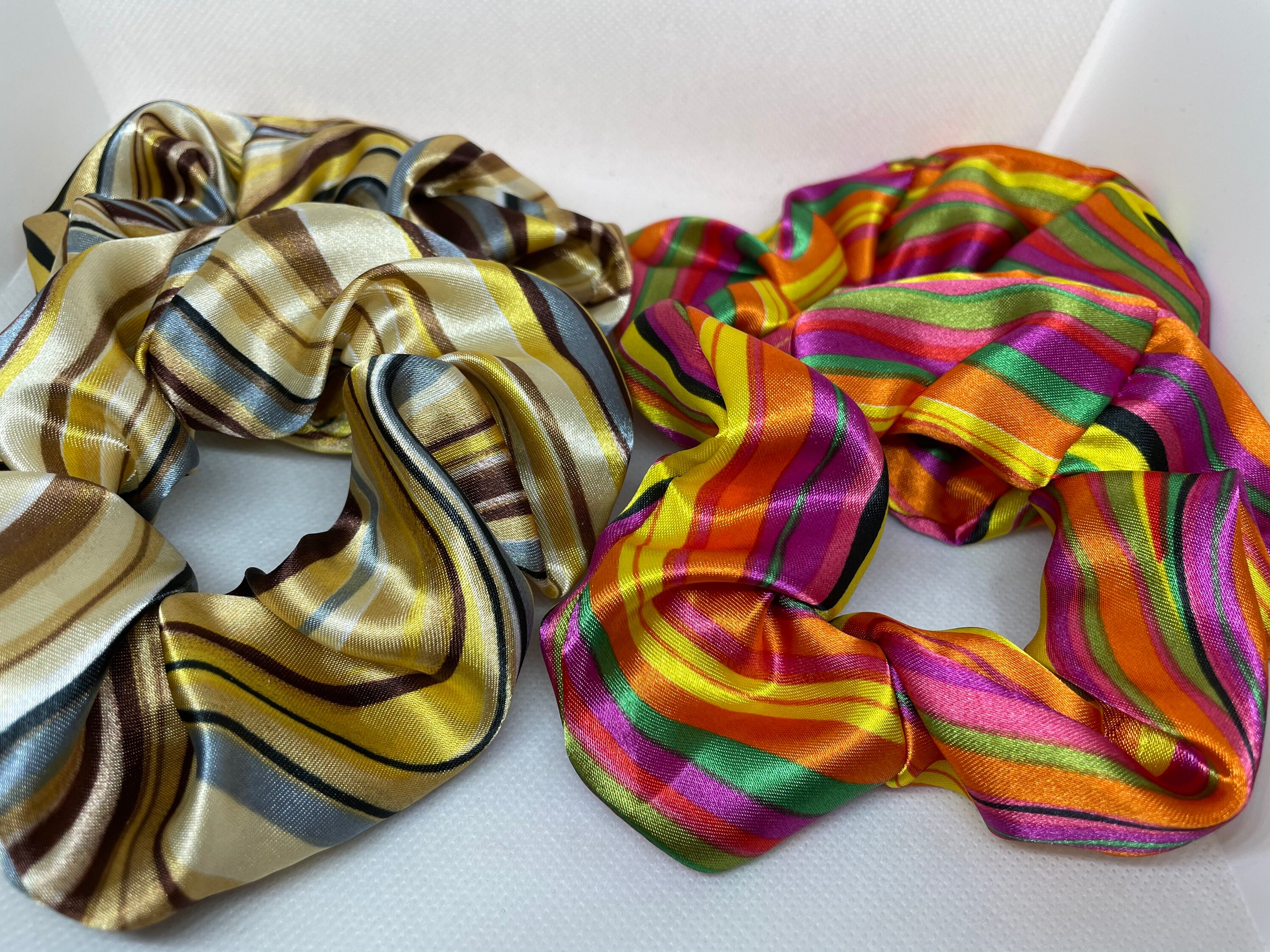 70s Swirl scrunchie | Etsy