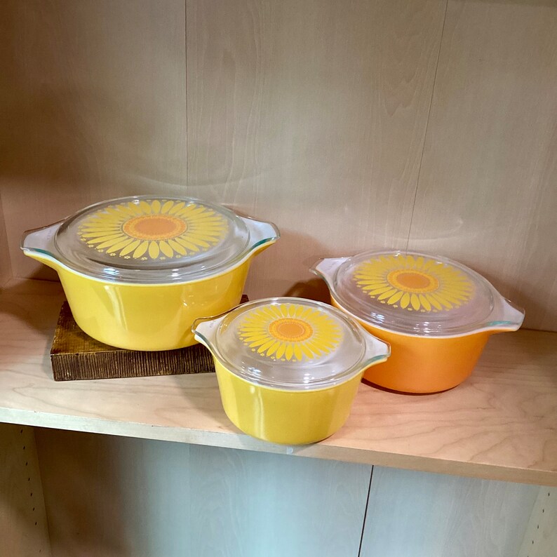 Vintage Pyrex Yellow/orange Daisy Lid Casserole Set of 3 - Etsy