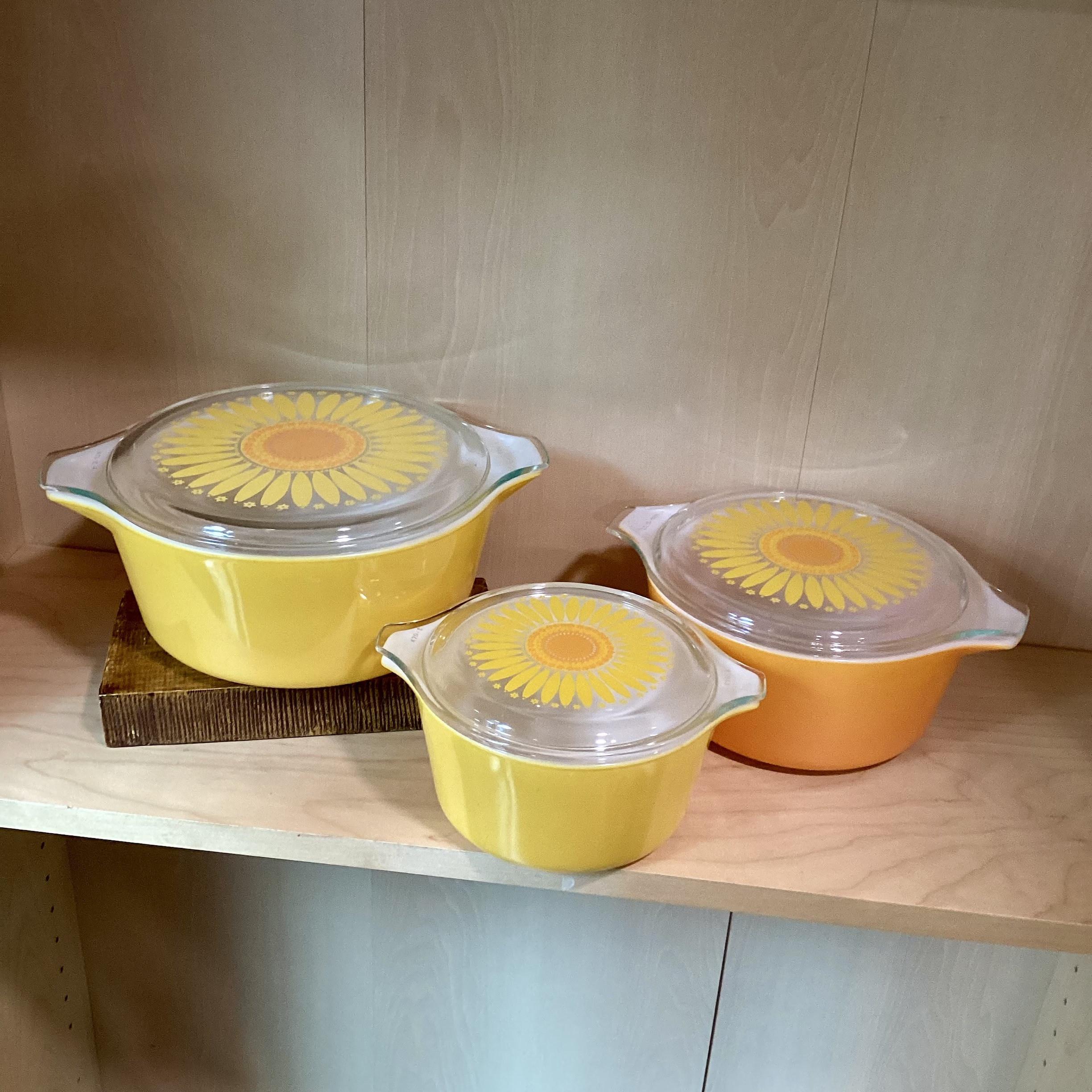 Vintage Pyrex Yellow/orange Daisy Lid Casserole Set of 3 - Etsy