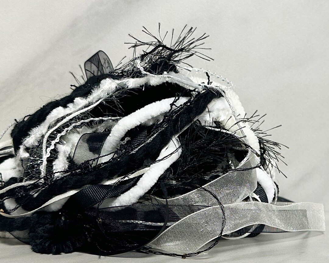 Art Fiber Banner Trim NYMPH FLUTTER 6 Mini Cream White Black 9 X 2 ...