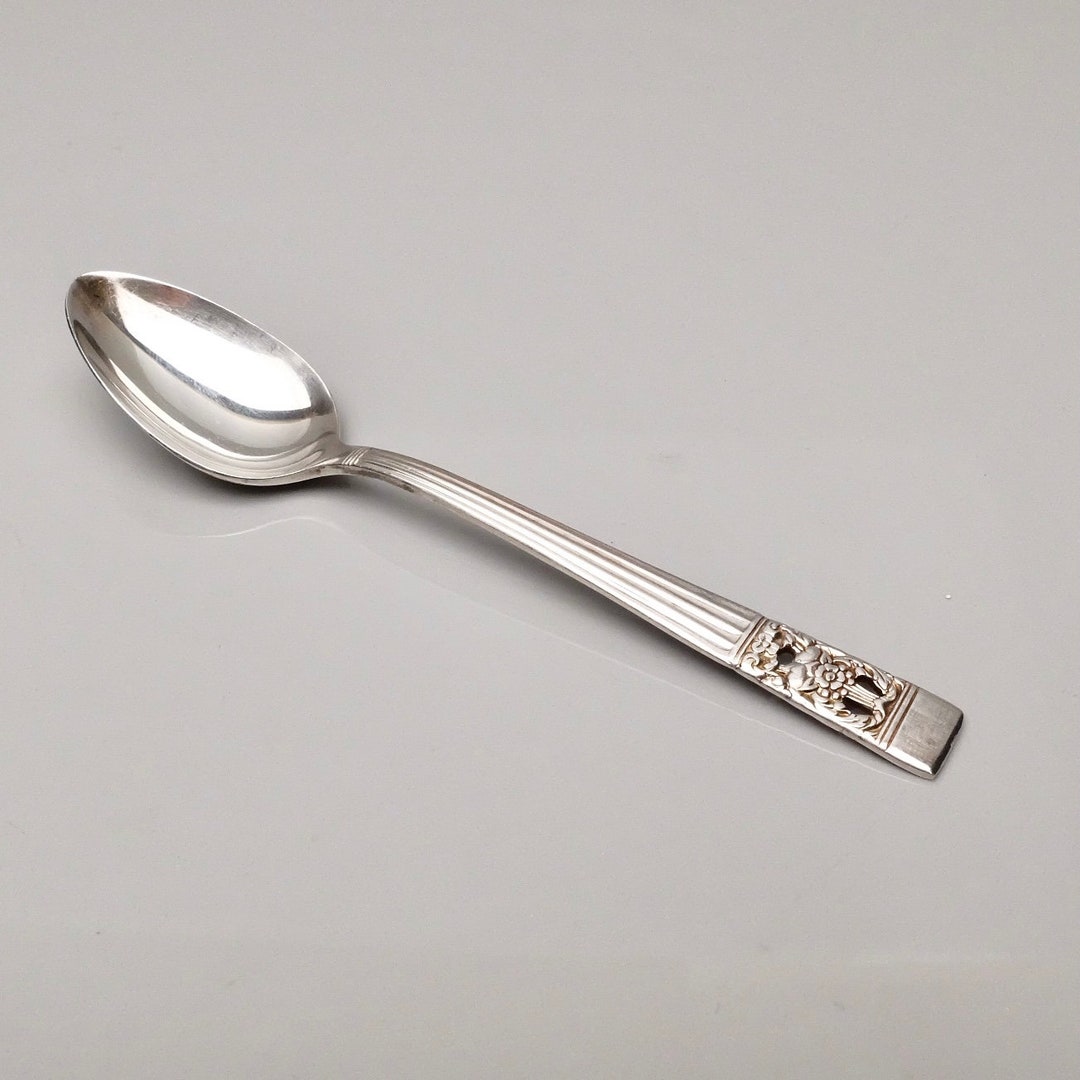 Oneida Community Hampton Court Pattern Tea Spoon, Spoons 5 1/4" 13.3 Cm ...