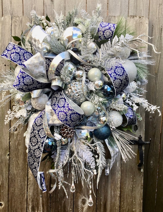 White And Blue Lit Christmas Wreath 24"" Blue Spruce Wreath, Pre Lit