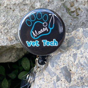 Personalized Vet Tech Paw Print Stethoscope Retractable Badge Reel ...