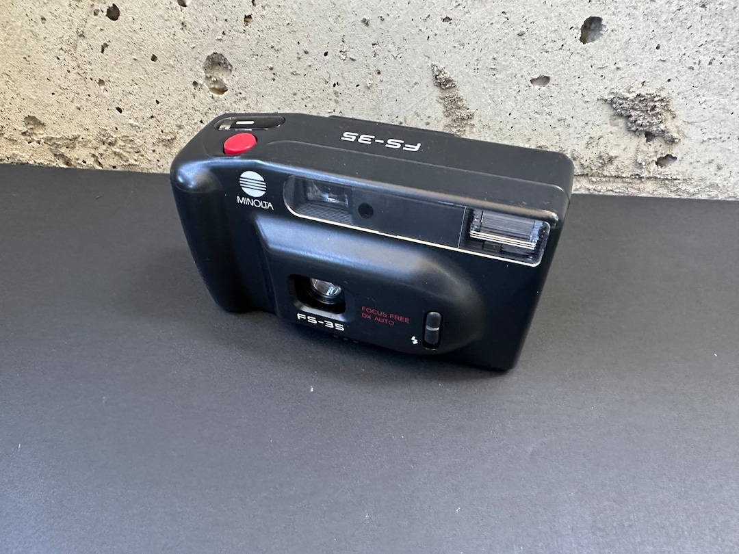Vintage Minolta FS-35, 35mm Film Camera With Built in Flash - Etsy