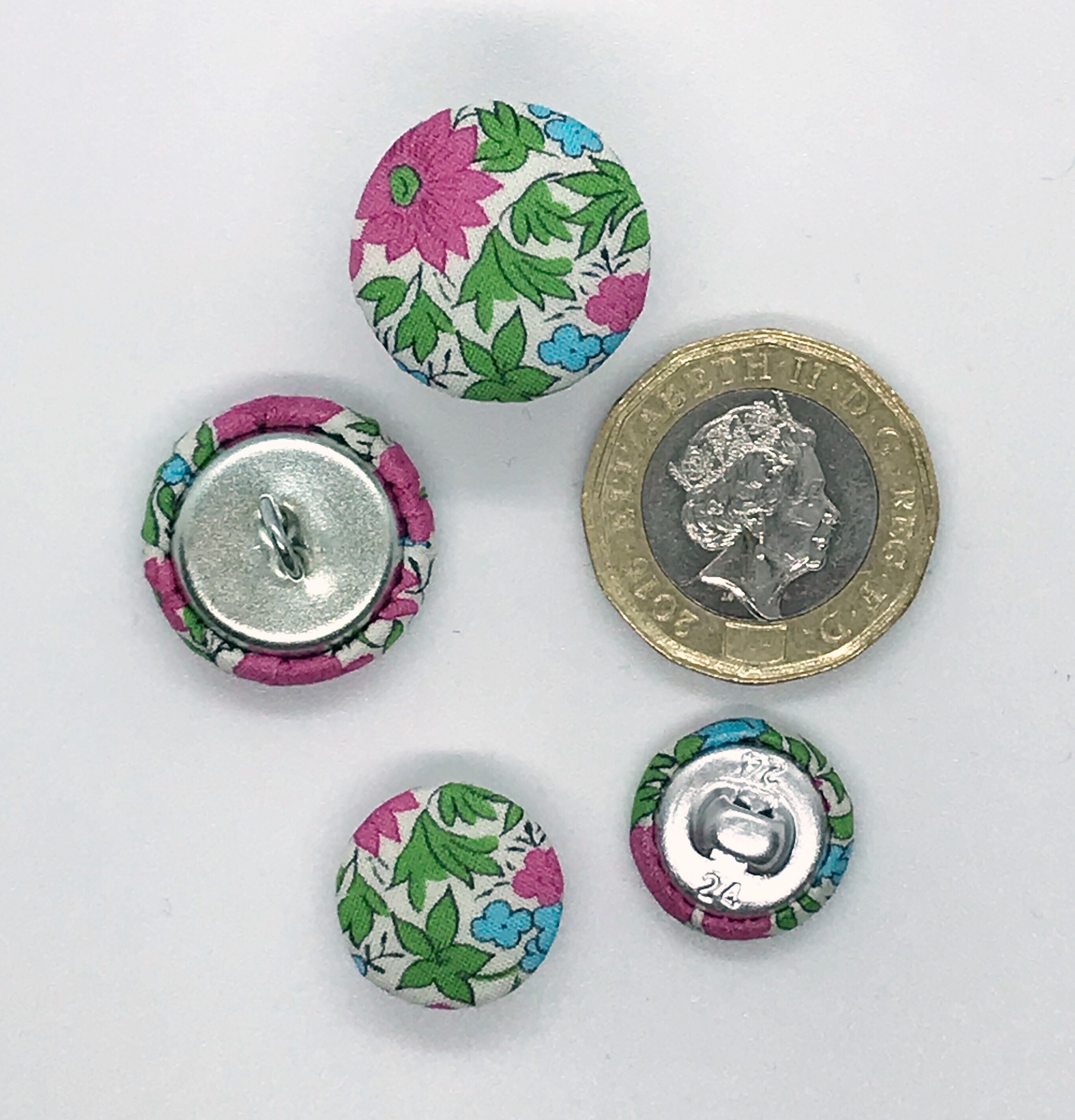 LIBERTY Rosalind print Tana lawn cotton fabric covered | Etsy