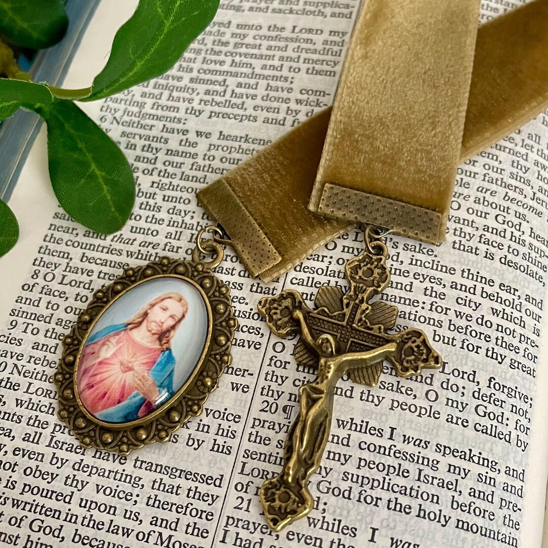 Catholic Bookmark Sacred Heart of Jesus Holy Bible Page Marker, Luxury ...