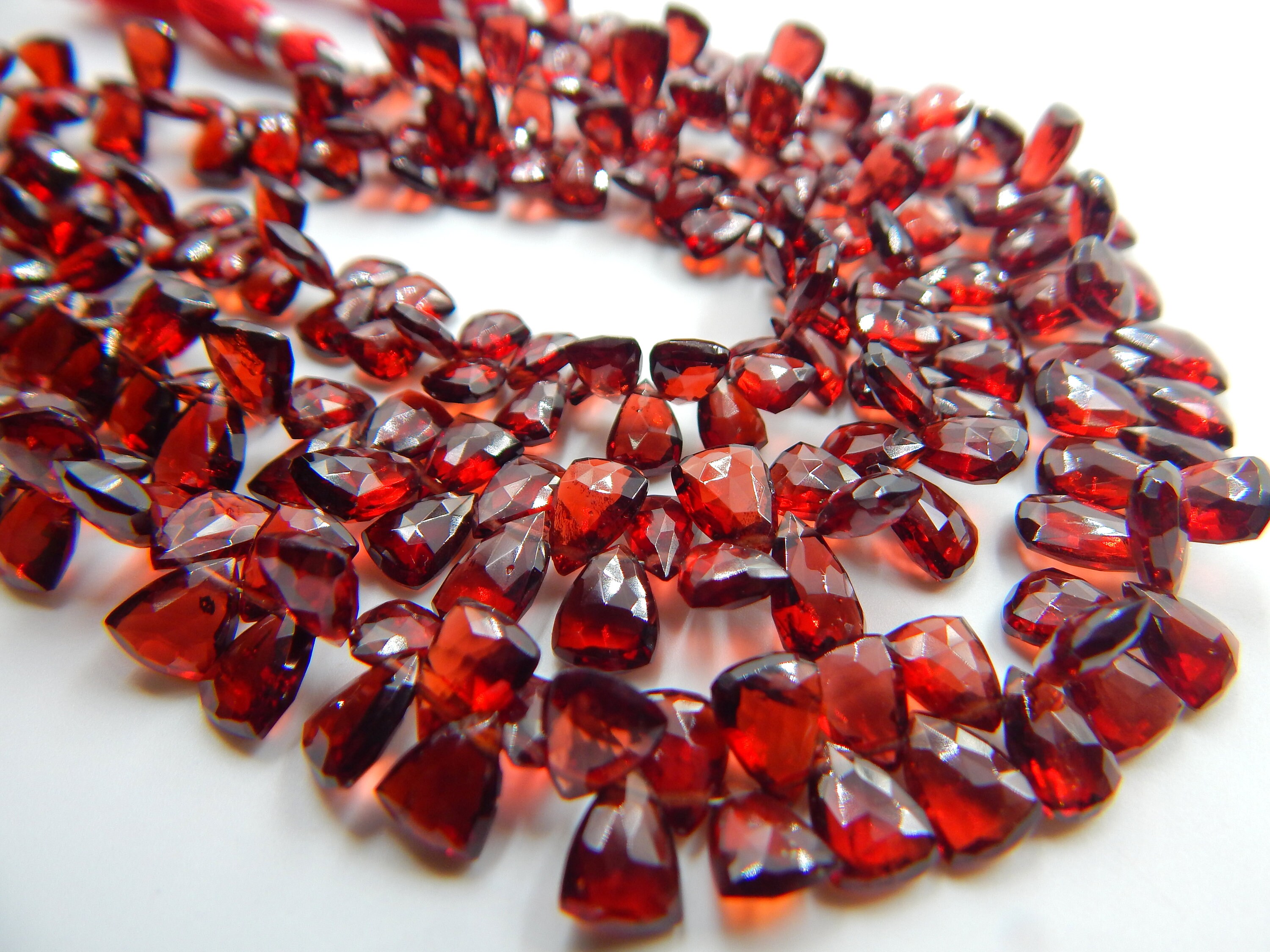 Garnet Trillion Shape Faceted Beads 5X7 to 6X9 MM 9" Inches Natural ...