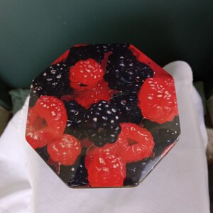 Vintage Tin-vintage Berries Tin-made in England-octagon Shaped Tin ...