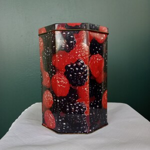 Vintage Tin-vintage Berries Tin-made in England-octagon Shaped Tin ...