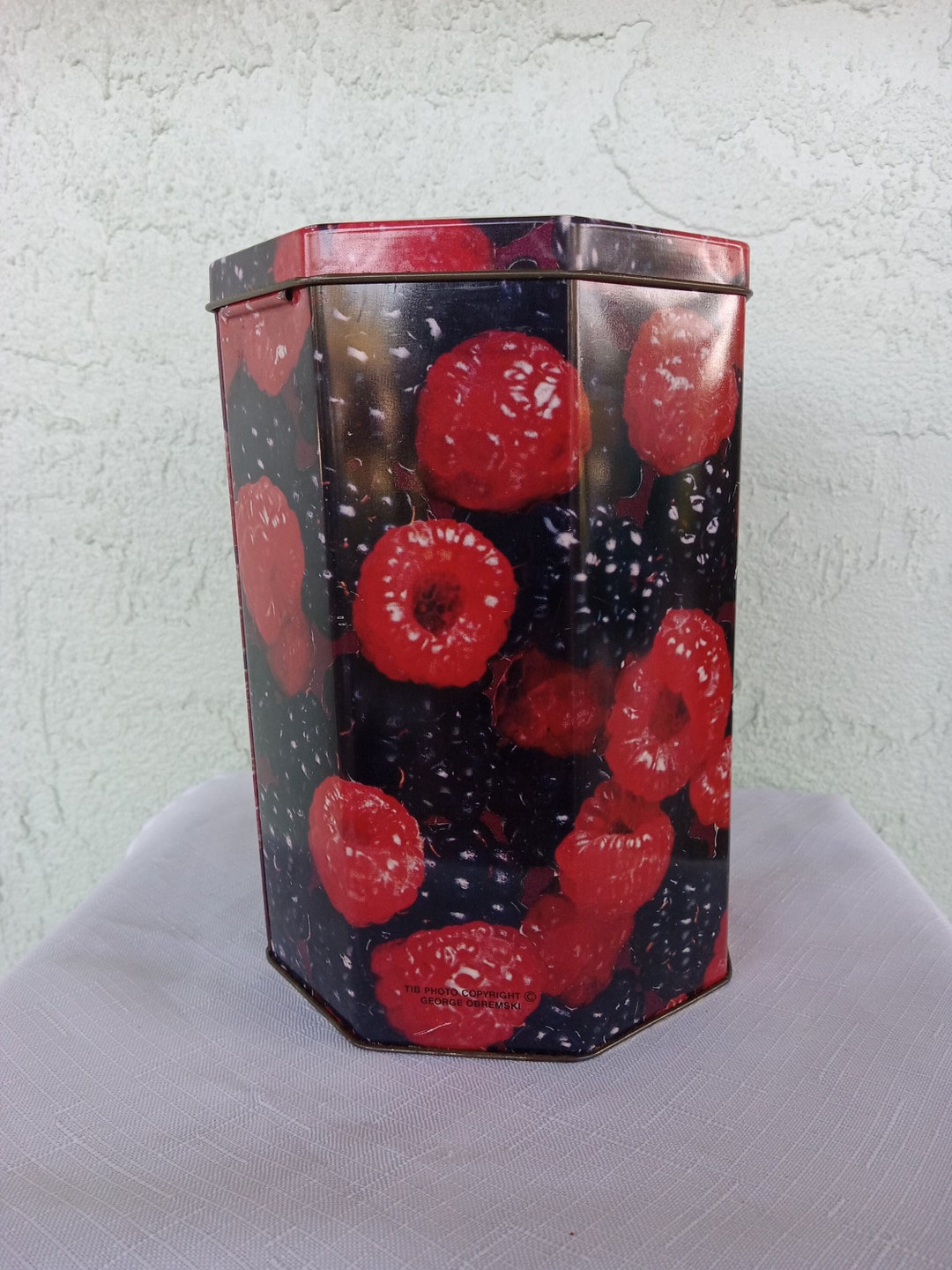 Vintage Tin-vintage Berries Tin-made in England-octagon Shaped Tin ...