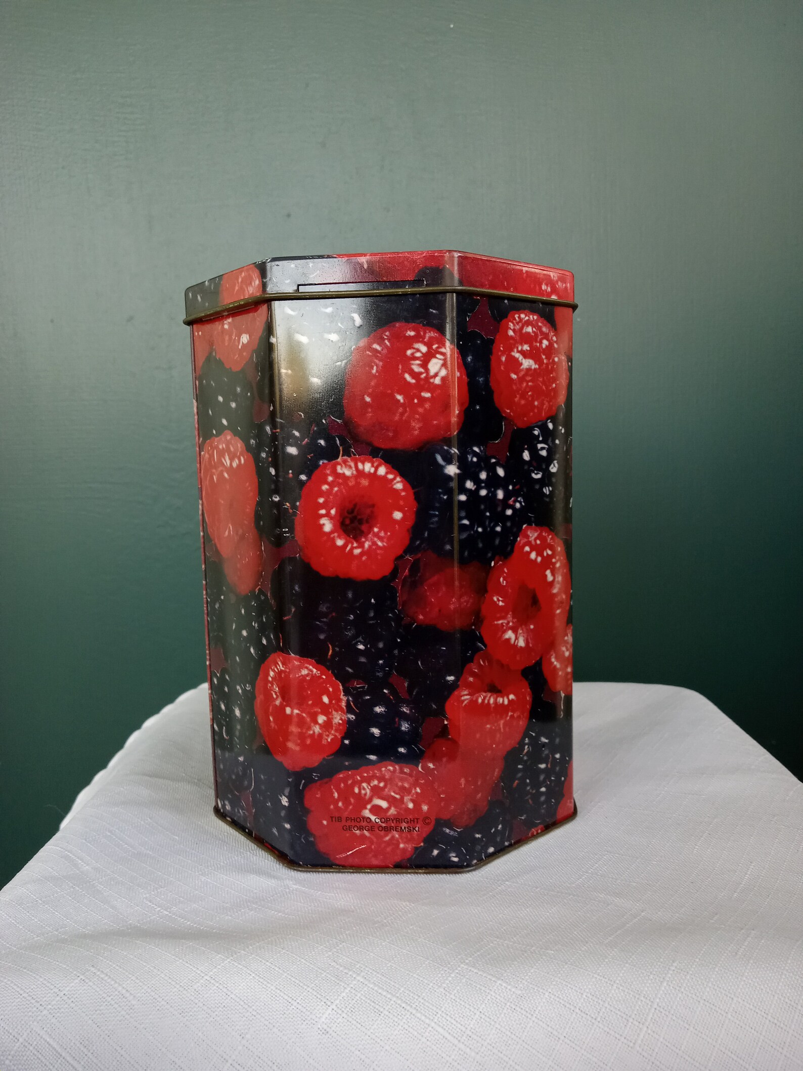 Vintage Tin-vintage Berries Tin-made in England-octagon Shaped - Etsy
