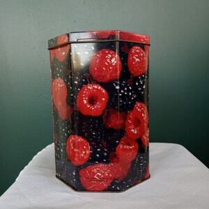 Vintage Tin-vintage Berries Tin-made in England-octagon Shaped Tin ...