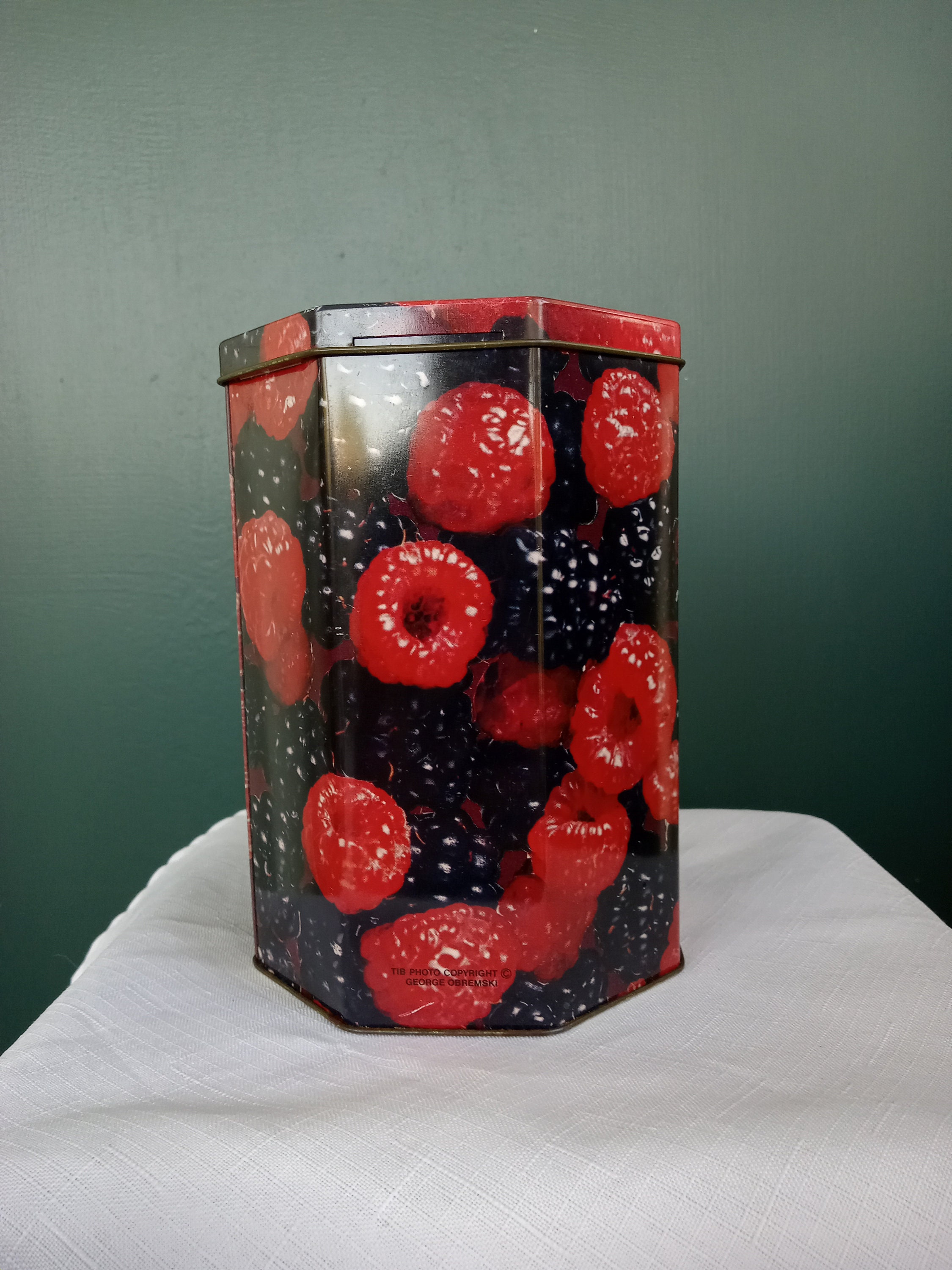 Vintage Tin-vintage Berries Tin-made in England-octagon Shaped Tin ...