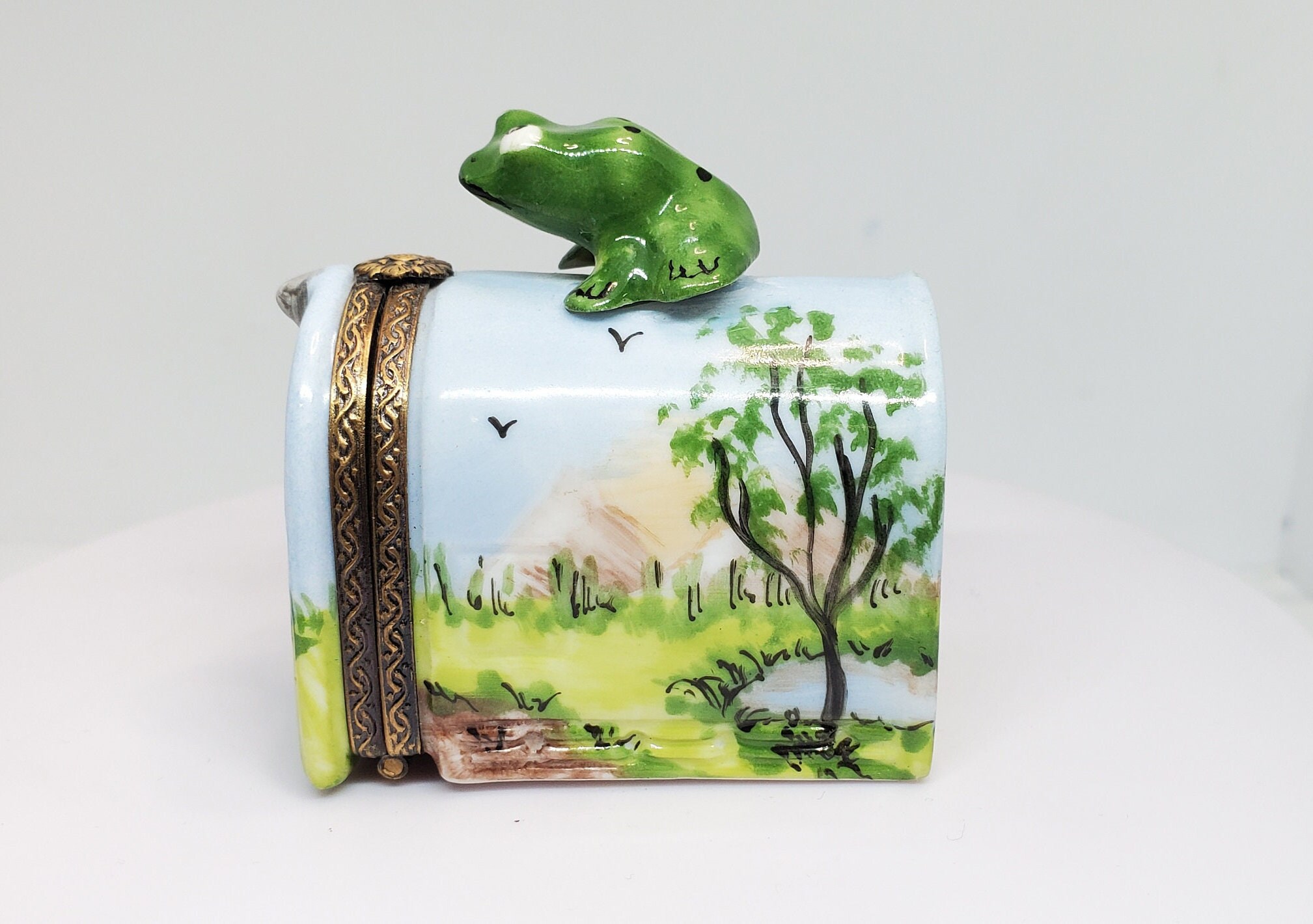 Frog on Mailbox Limoges Box rochard | Etsy