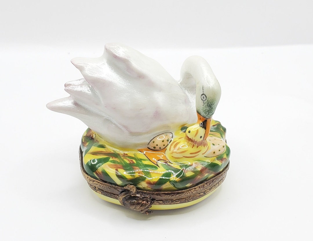 Swan W/cygnet Limoges Box - Etsy