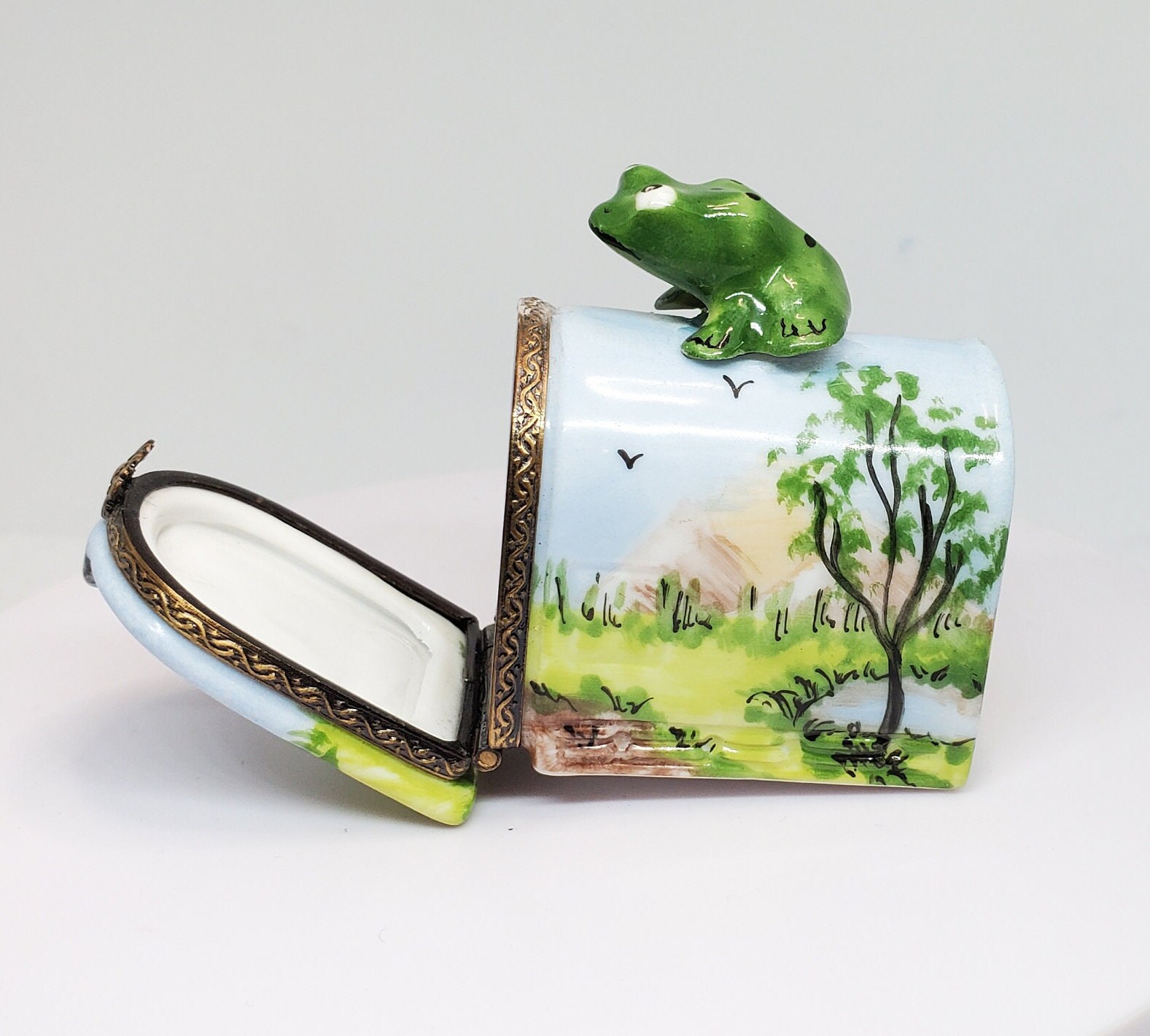 Frog on Mailbox Limoges Box rochard | Etsy
