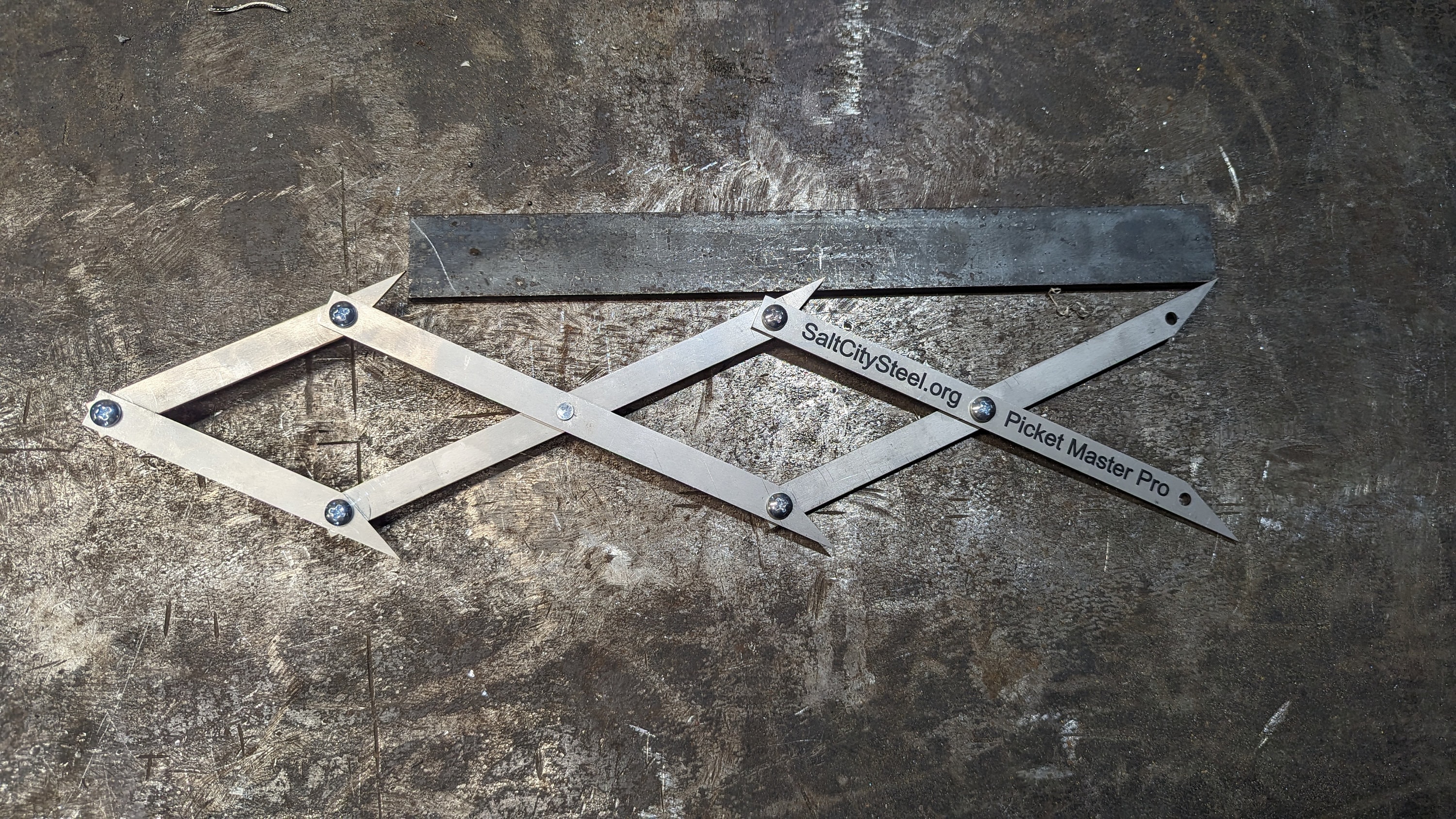 3-point Picket Master Pro - the Center Finding Tool for Welders ...