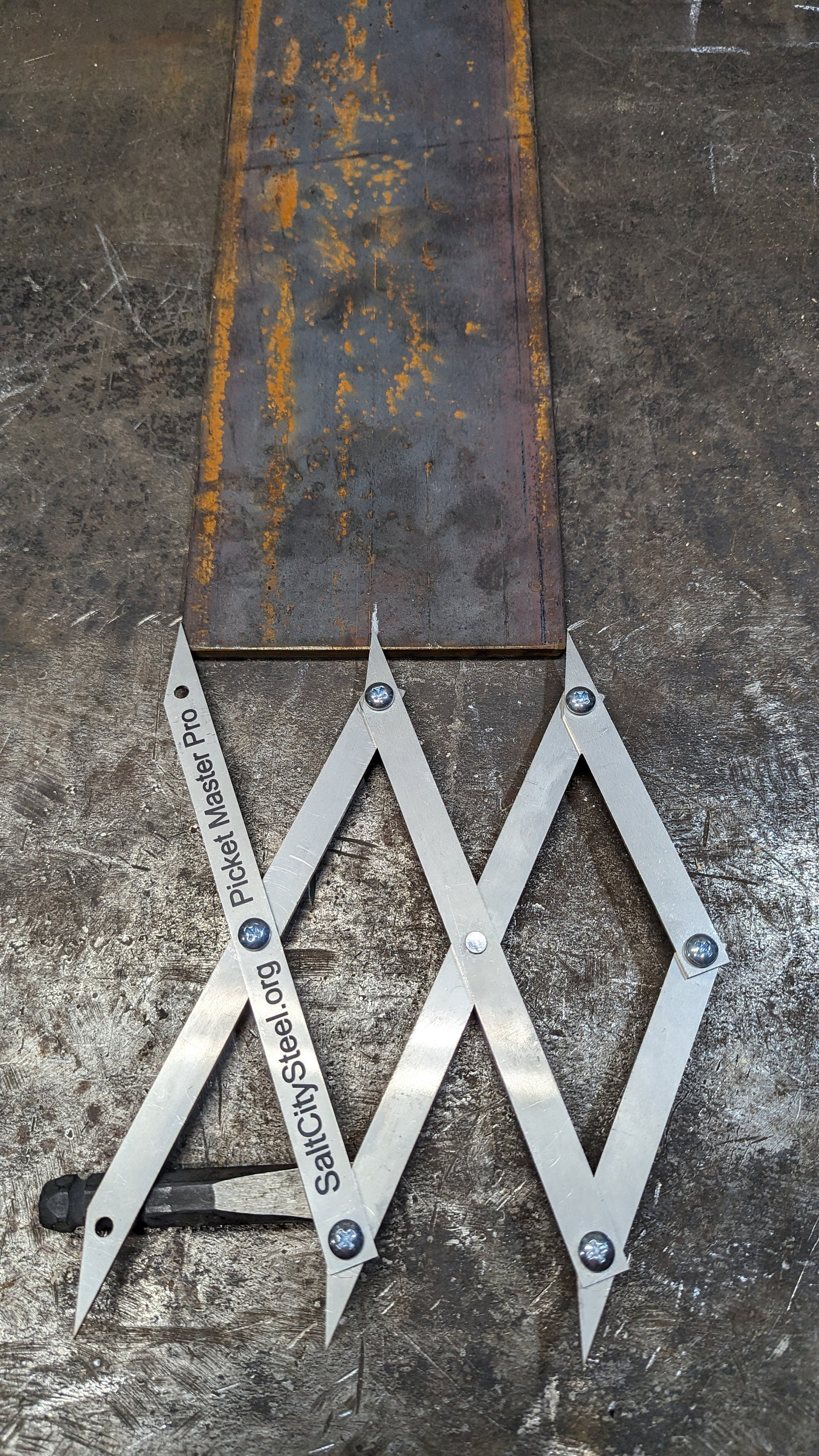 3-point Picket Master Pro - the Center Finding Tool for Welders ...