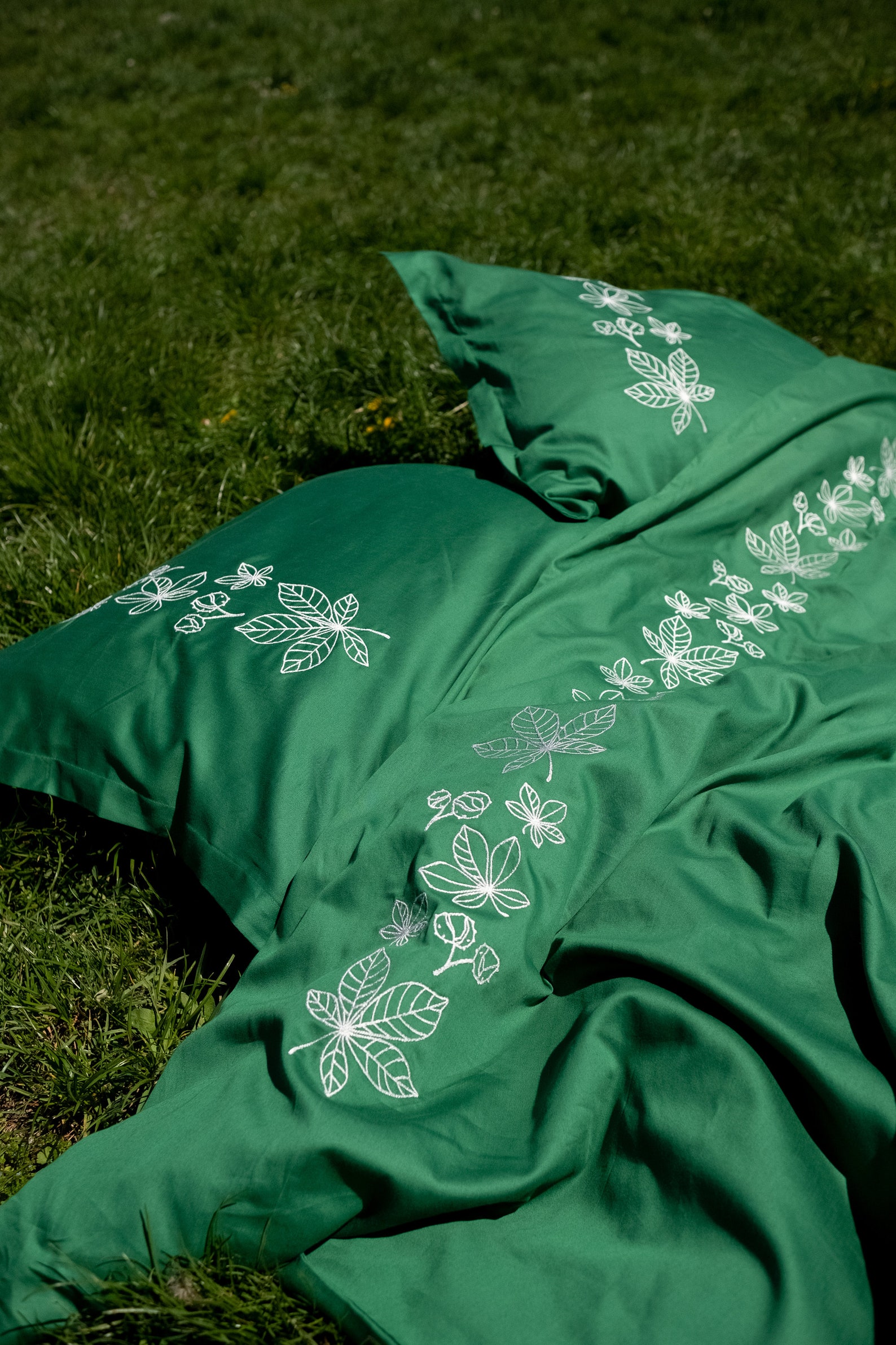 Green Duvet Cover With Chestnuts Embroidery, Natural 100% Cotton Sateen ...