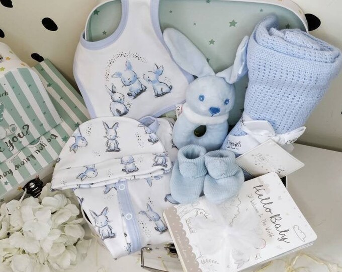 Hello World Baby & Maternity Gifts / by HelloWorldBabyBoxes