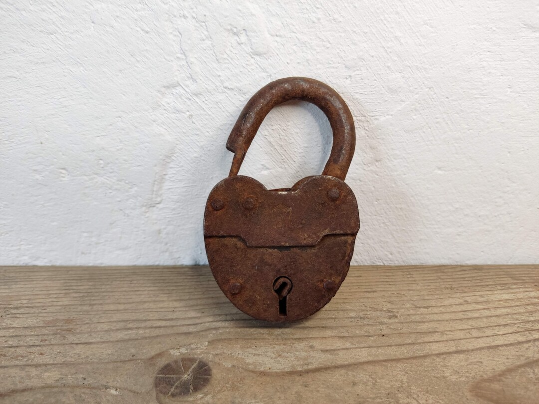 Vintage Padlock Iron Padlock Soviet Padlock Rusty - Etsy