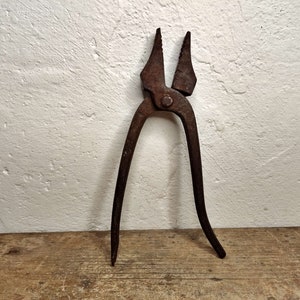 Vintage Cobbler Pliers Shoemakers Lastyng Pliers and Hammer Cobbler ...