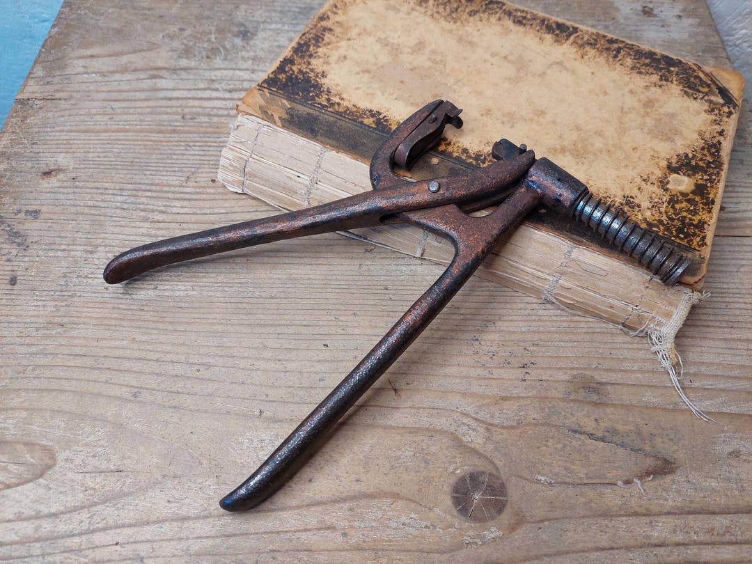 Old Leather Punch Tool Leatherworking Craft Tool - Etsy