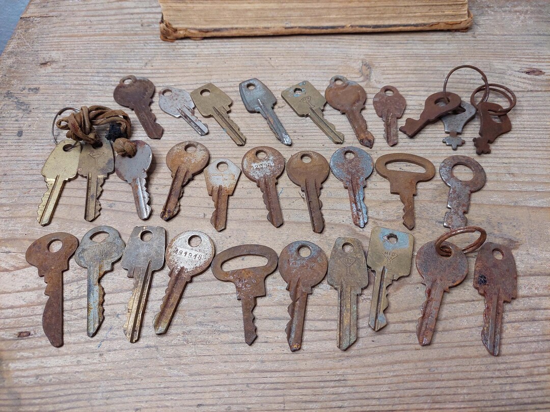 Vintage Skeleton Keys Rusty Keys Flat Keys Old Key Set of 30 Pcs - Etsy