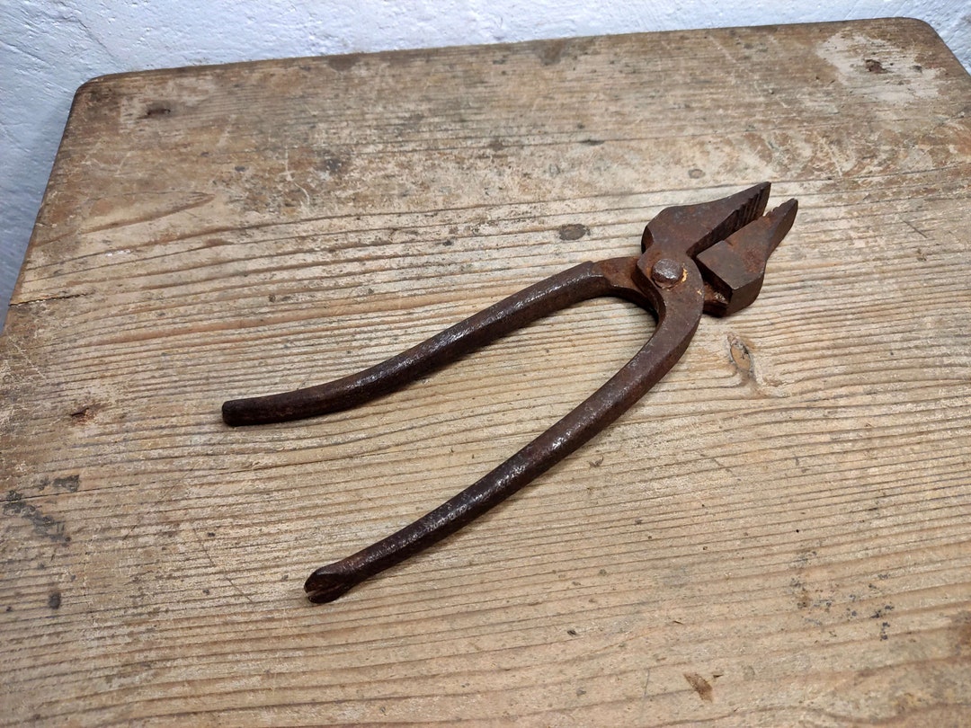 Vintage Cobbler Pliers Shoemakers Lastyng Pliers and Hammer Cobbler ...