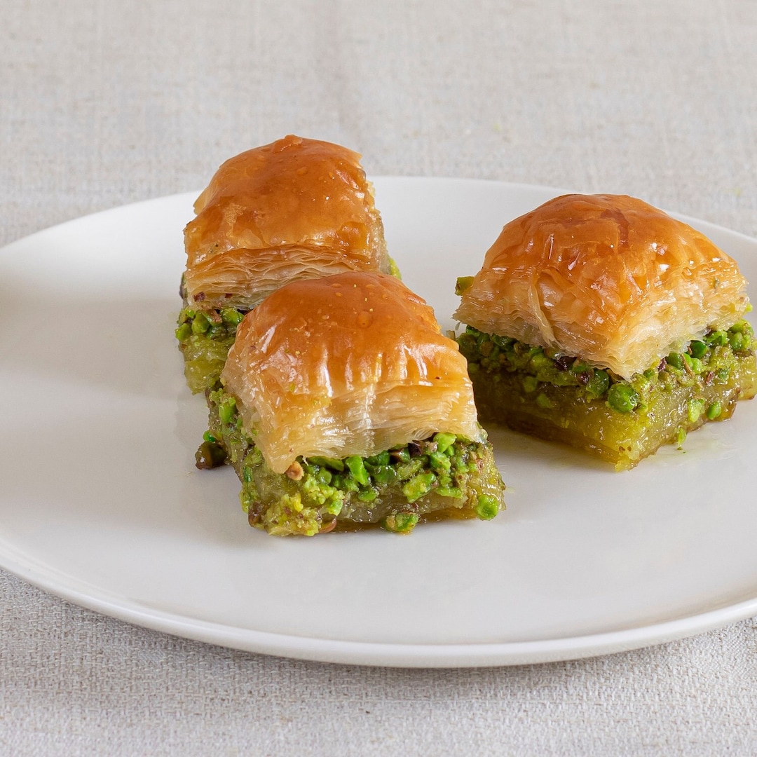 Real Turkish Baklava, Turkish Baklava With Pistachio,fresh Baklava ...