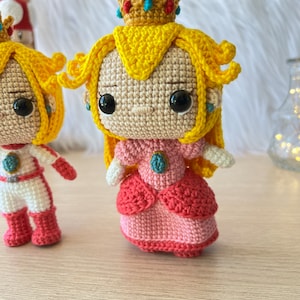 AMIGURUMI PATTERN Princess Peach Crochet Patterns | Super Mario ...