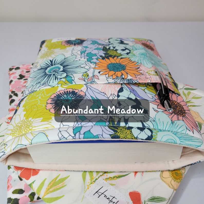 PADDED BOOK SLEEVES | Floral, Plaid, Fun and Colorful Prints - Etsy Canada