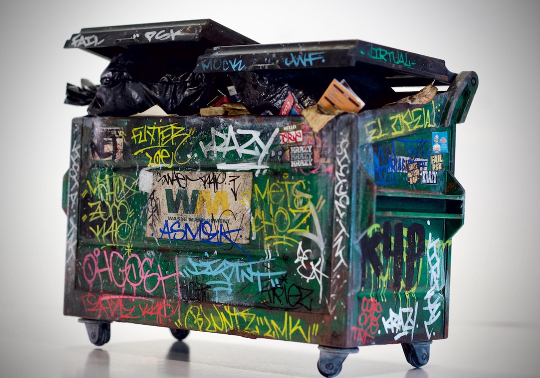 Miniature Dumpster With Graffiti and Trash Accessories - Etsy