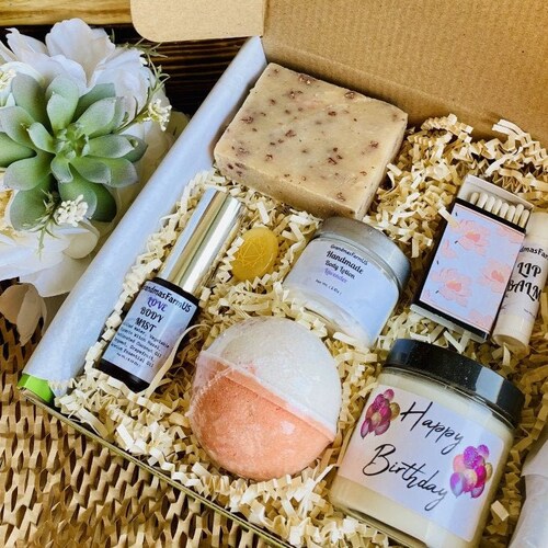 Spa Gift Set Mom Gift Box Gift for Her Lavender Gift Set | Etsy
