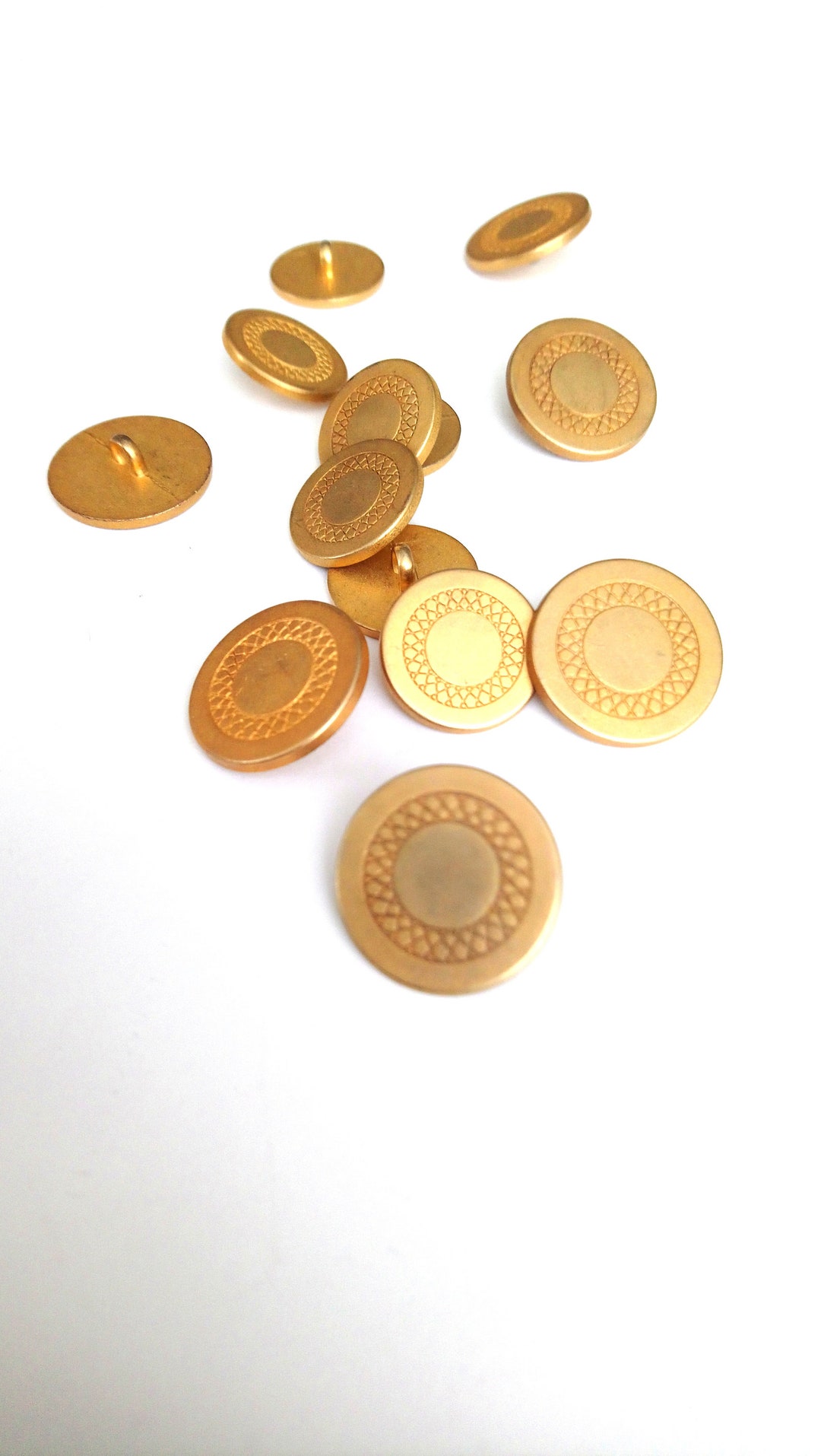 Set of 13 Vintage Gold Round Buttons Carved Flowers Buttons Sunflower ...