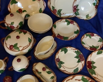 Set of 20 Pieces Franciscan Apple Pattern Dinnerware / Dinner Table or ...