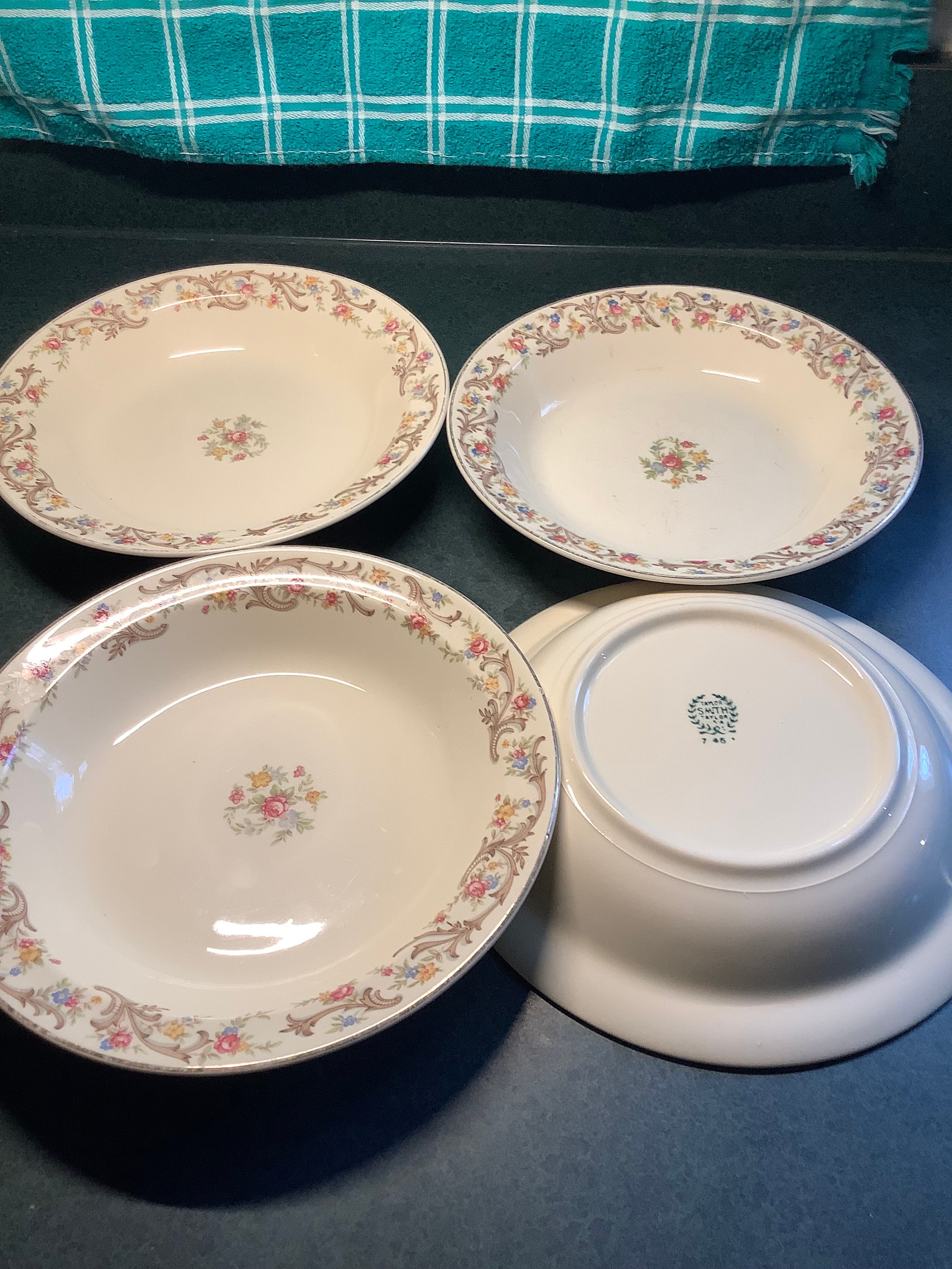 1946 Taylor Smith Taylor Bowls Set of 4 - Etsy