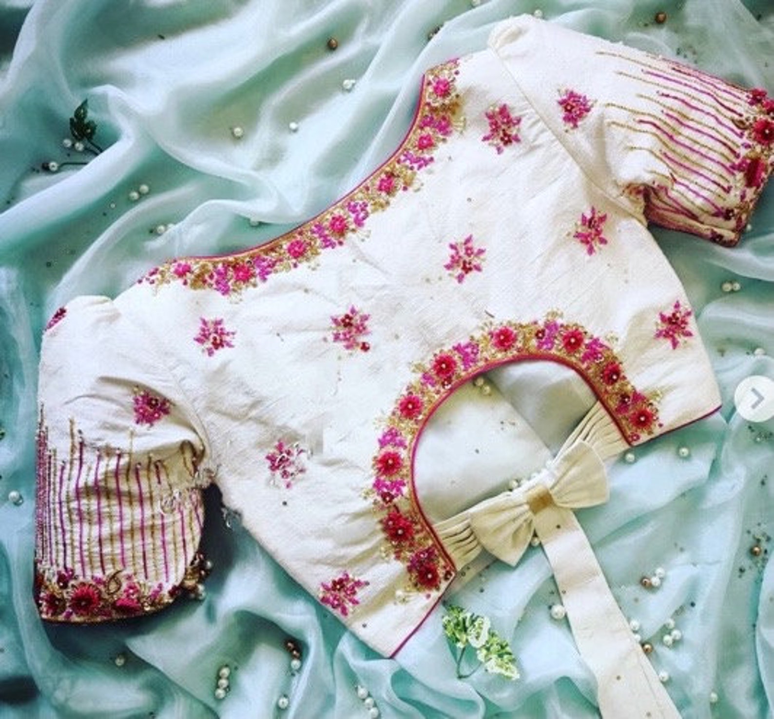 Simple Maggam Blouses With Small Flower Motif Embroidery | Etsy