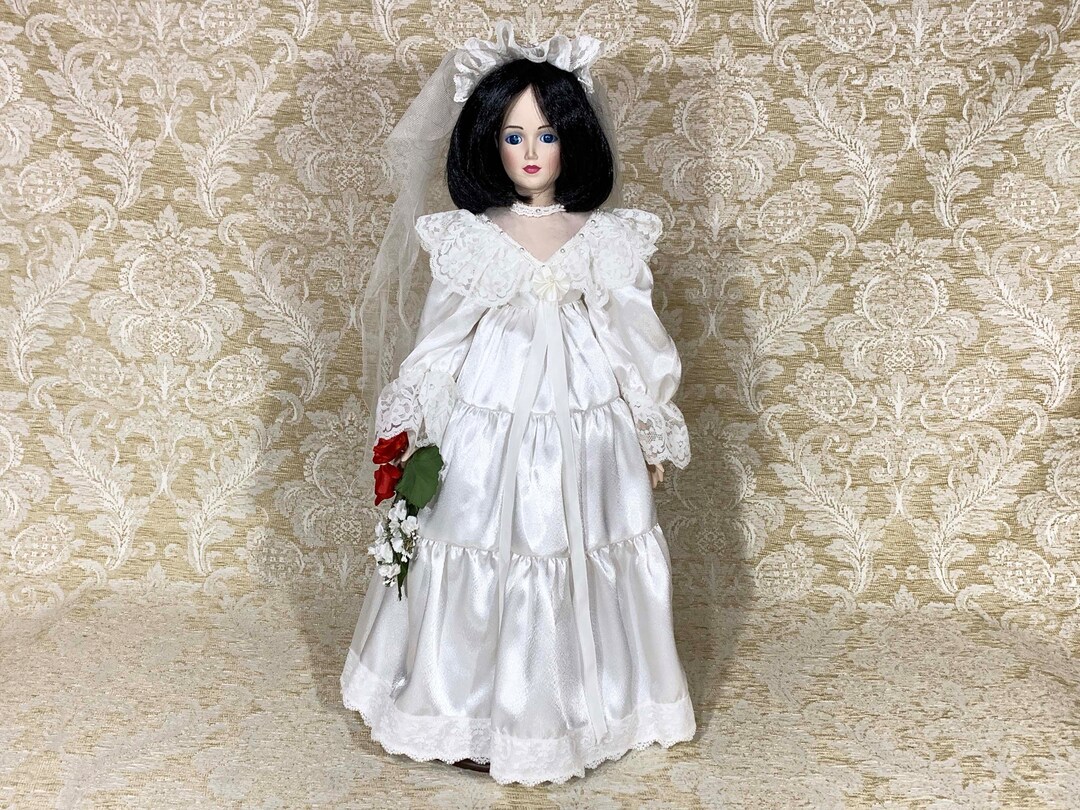 Vintage Bride Doll With Black Hair by Gloria Vanderbilt From the ...