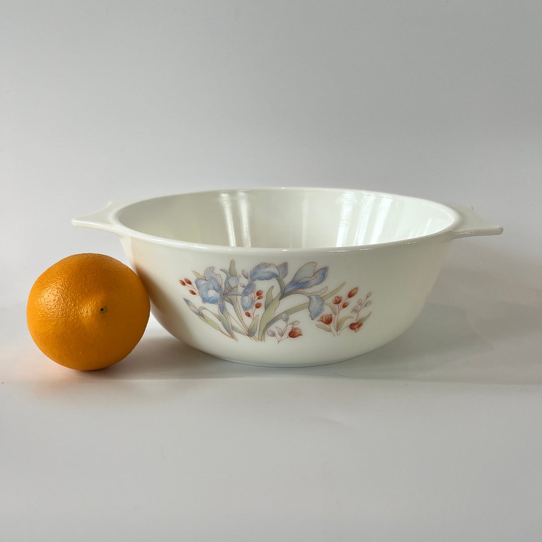 Vintage Pyrex of England | Round Casserole | Blue Iris - Etsy
