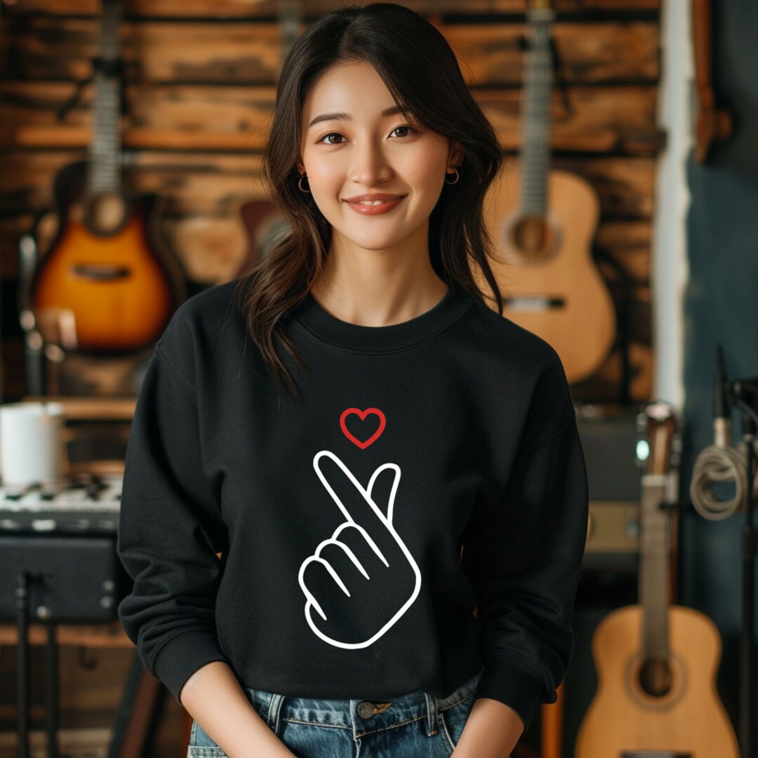 Korean Music Finger Heart Sweatshirt, K-pop Finger Heart Sweater ...