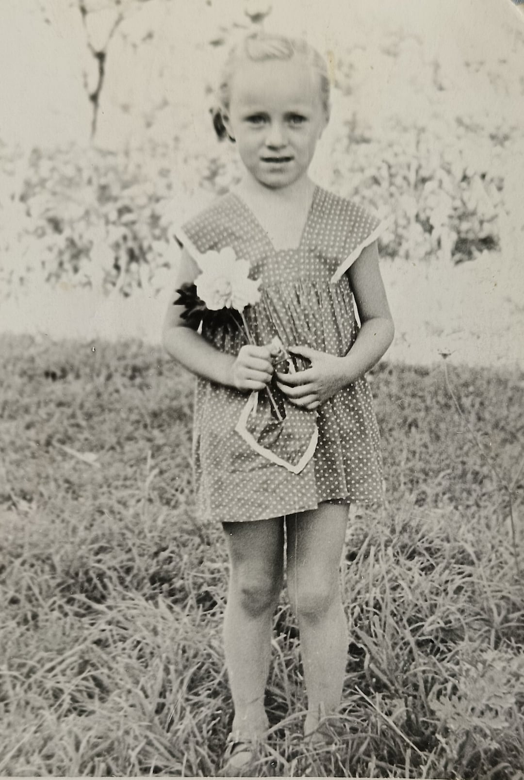 Vintage Photo LITTLE GIRL Holding Flower CHILDREN - Etsy