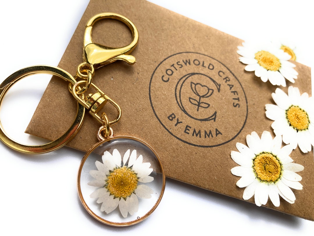 Daisy Flower Keyring With a Real Dried and Pressed Daisy. Ideal ...