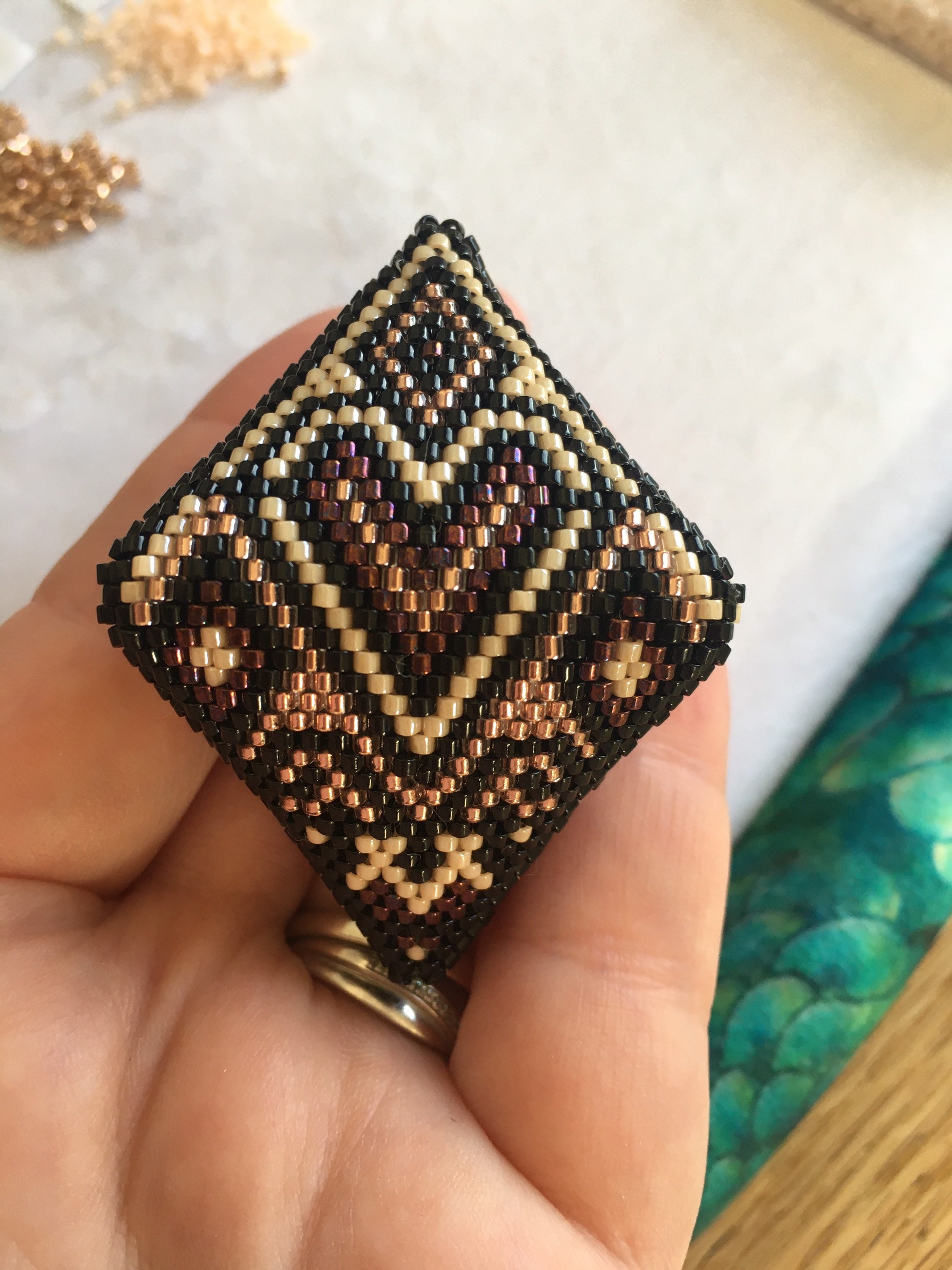 Gothic Heart 3D Peyote Pod Pattern PDF, Peyote Pod Pattern Tutorial ...