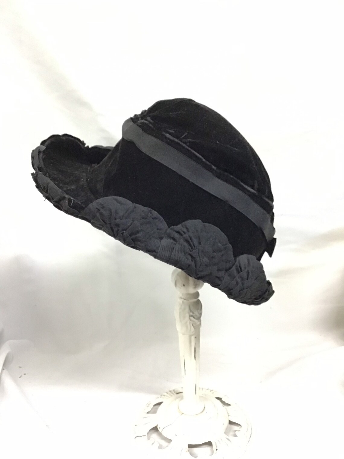 Vintage 1920s Hat Art Deco Black Velvet by Le Wharton Chapeau 23 ...