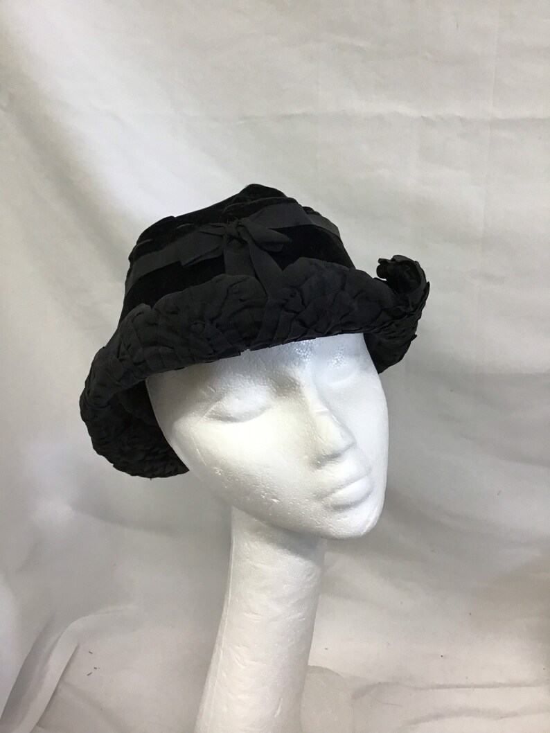 Vintage 1920s Hat Art Deco Black Velvet by Le Wharton Chapeau 23 ...